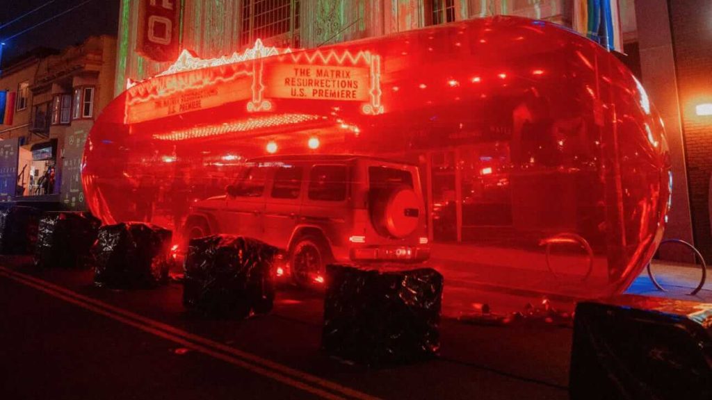 Mercedes-Benz s’invite à la première de " Matrix Resurrections ...