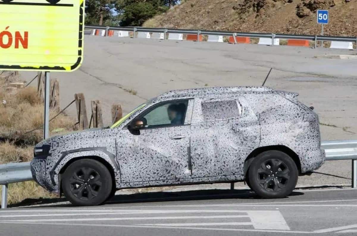 DACIA Duster 3 se dévoile enfin, nouvelles images ! - MotorsActu