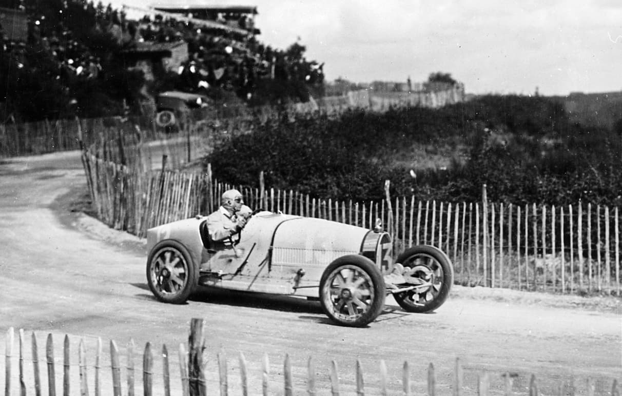 Bugatti Type 35 : Une championne née pour vaincre - MotorsActu