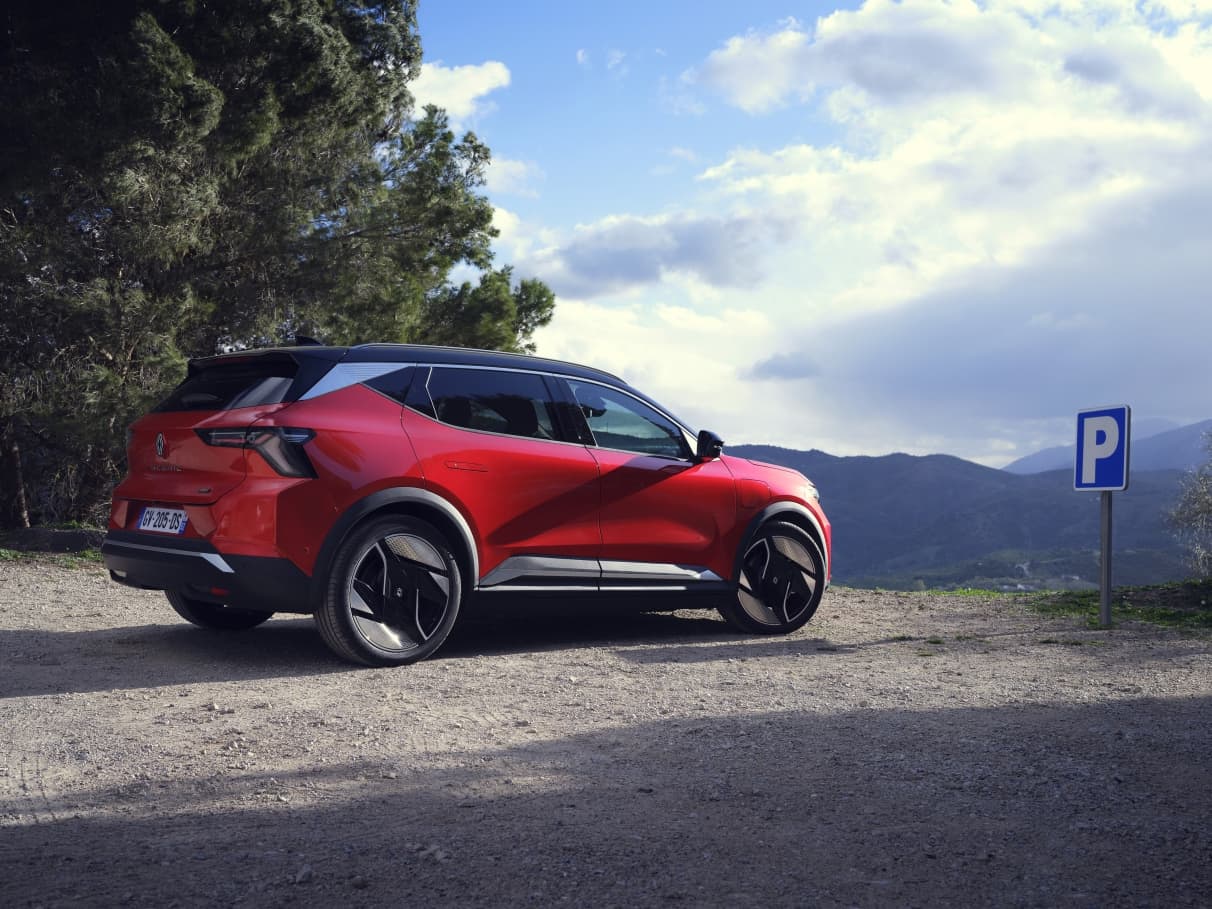 Renault Scénic E-Tech Électrique : Essai du véhicule de l'année 2024 ...